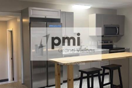 5 Bedroom House in Charleston IL at 1528 Division St